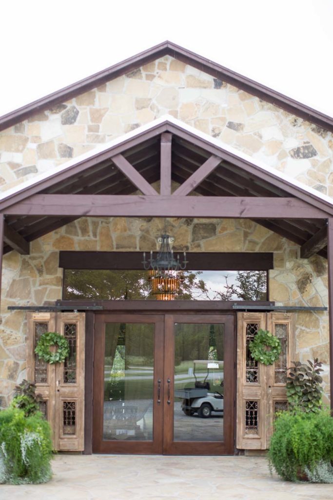 Maroon outdoor Texas wedding