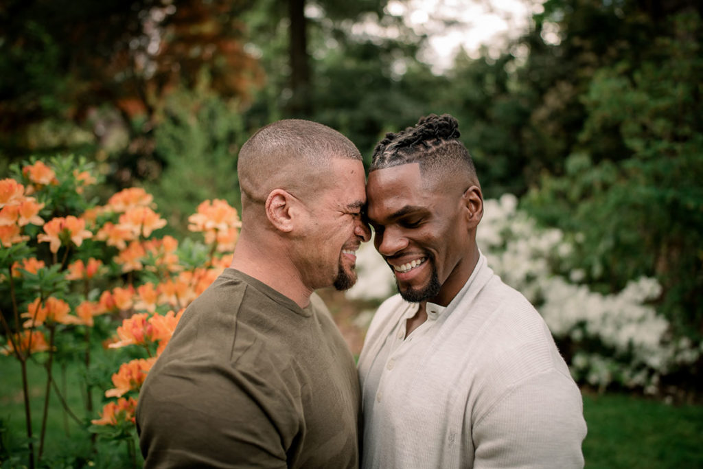 Vibrant, affectionate Van Vleck House and Gardens engagement photos