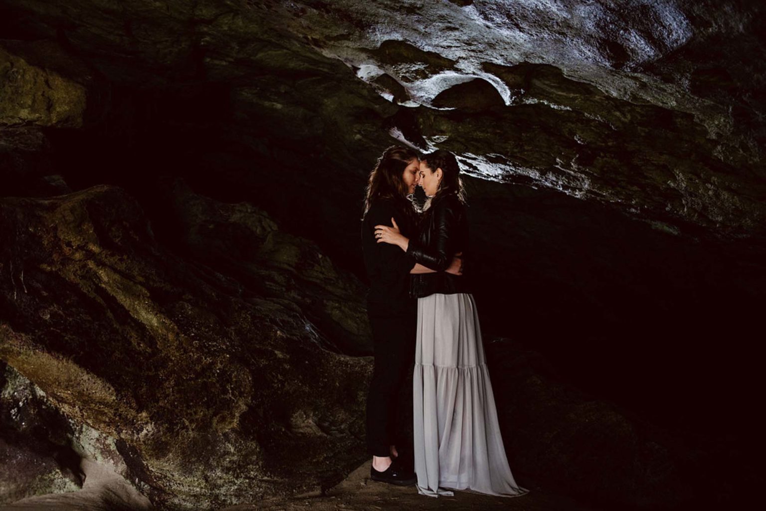 Mystical elopement with caves, beach and waterfalls at Oregon's Hug Point