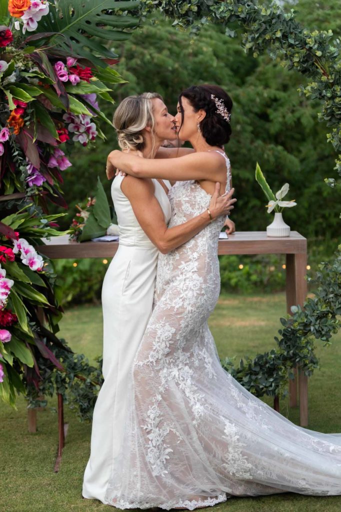 Lucky contest winners have their dream wedding in Costa Rica