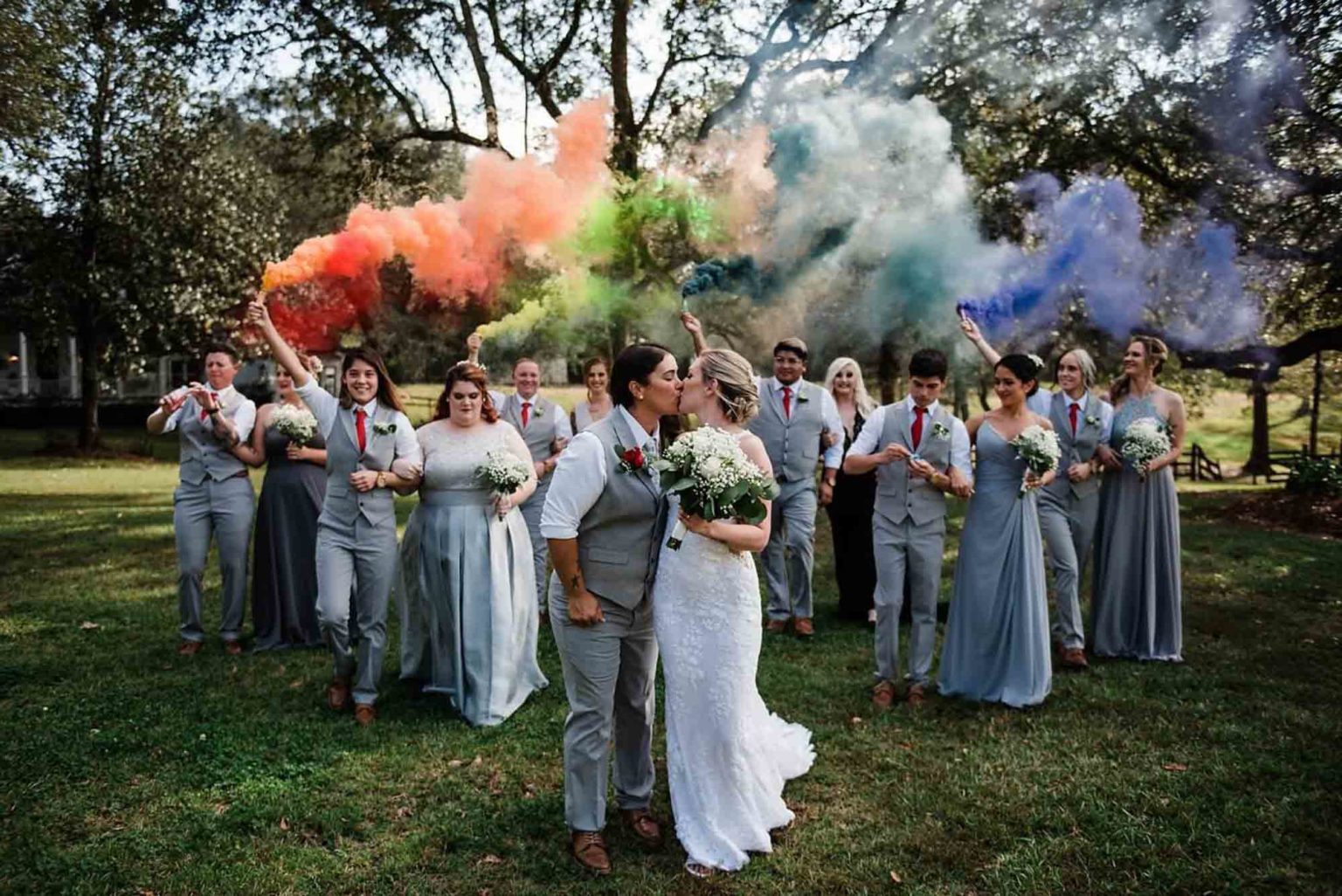 Rustic and modern October wedding in a Mississippi barn