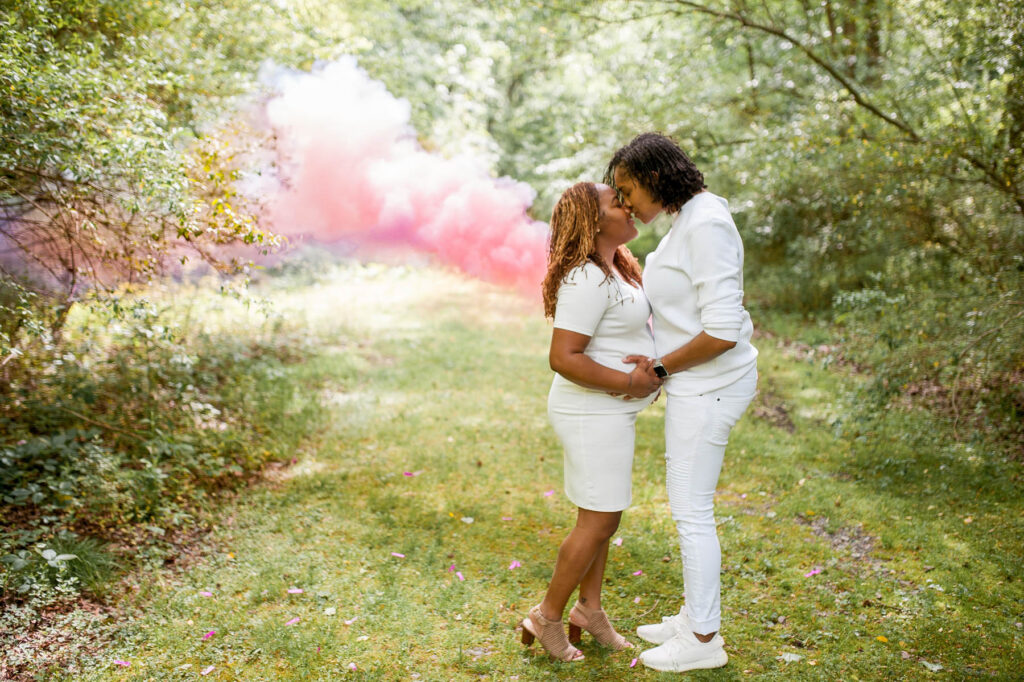 An outdoor gender reveal photoshoot in Virginia, celebrating a new ...