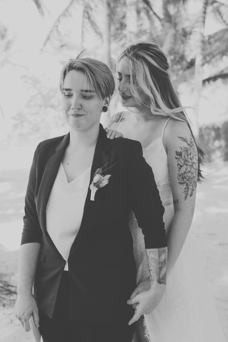 These lesbian brides met on Tinder and married in a destination ...