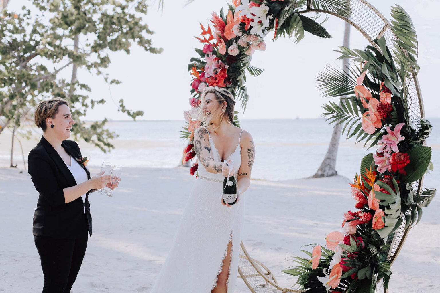 These lesbian brides met on Tinder and married in a destination ...