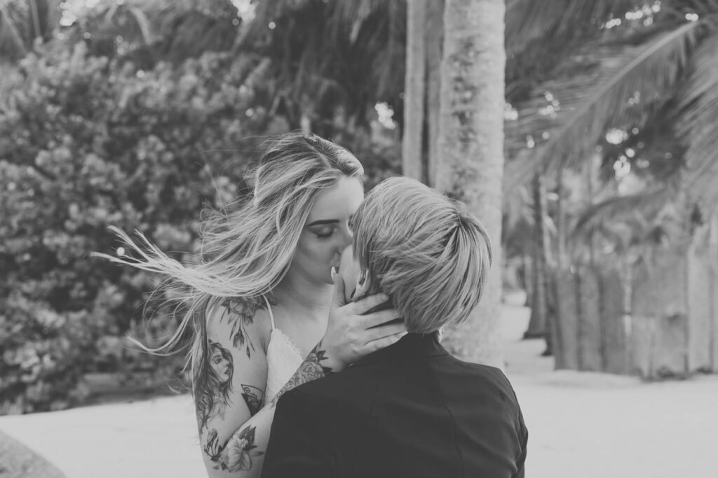 These lesbian brides met on Tinder and married in a destination ...