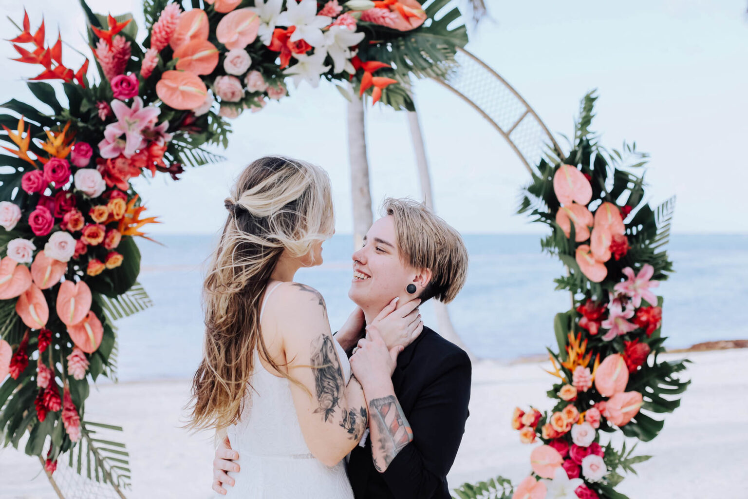 These lesbian brides met on Tinder and married in a destination ...