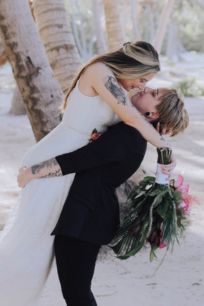 These lesbian brides met on Tinder and married in a destination ...